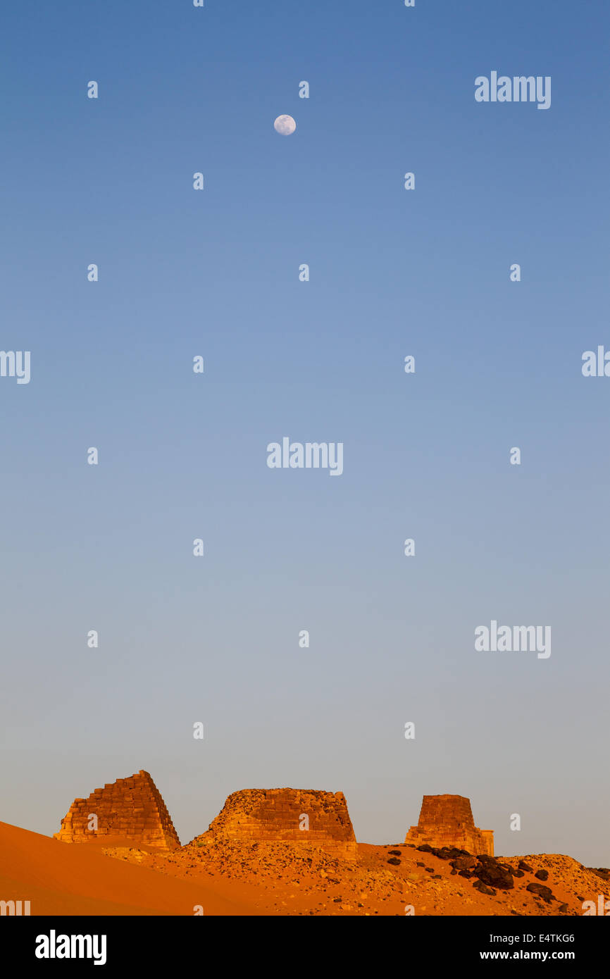Full moon over Meroe pyramids in Sudan Stock Photo - Alamy