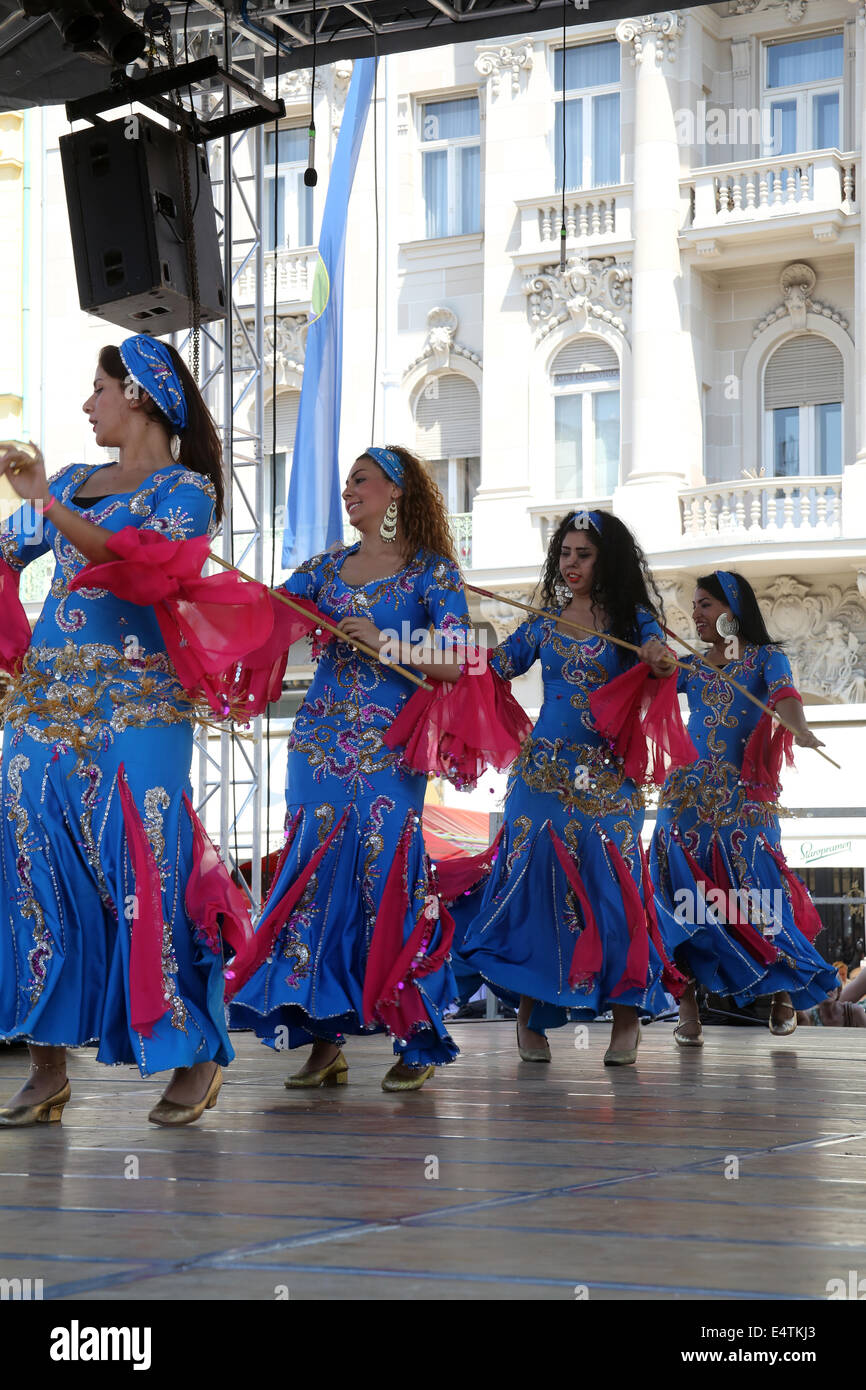 Folk groups Egyptian National Folklore Troupe from Egypt during the ...