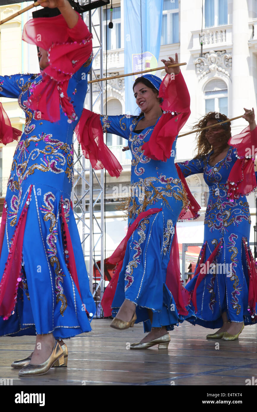 Folk groups Egyptian National Folklore Troupe from Egypt during the ...