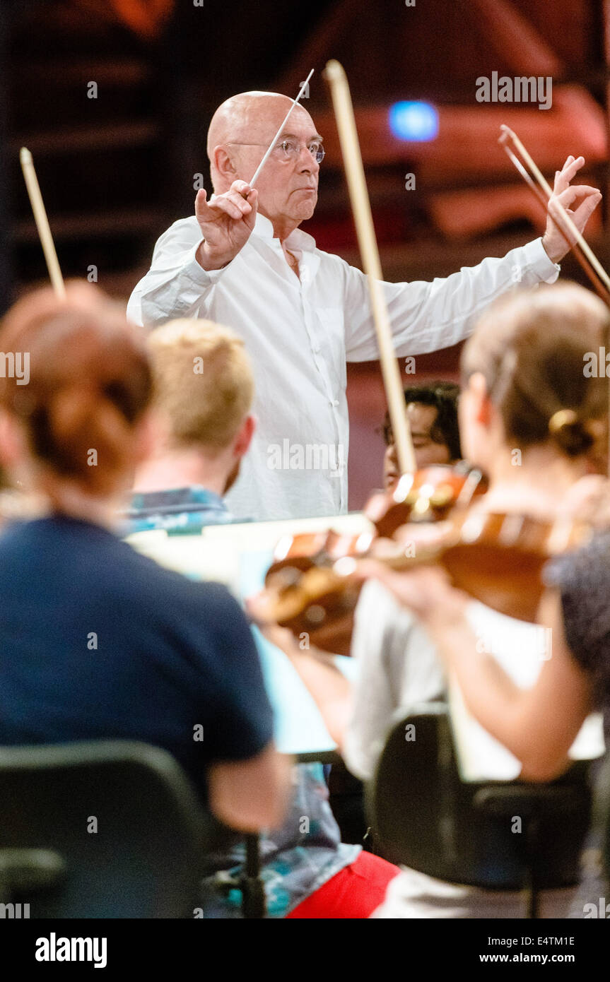 Conductor Christoph Eschenbach rehearses with musicians from the ...