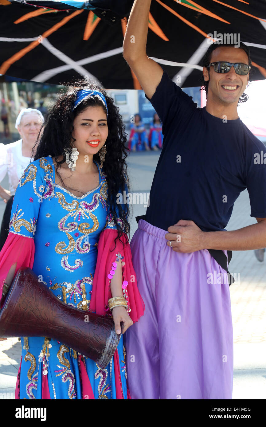 Egyptian folk dance hi-res stock photography and images - Alamy