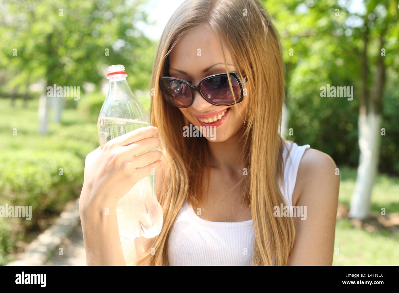 portrait of beautiful smiling girl outdoors Stock Photo - Alamy