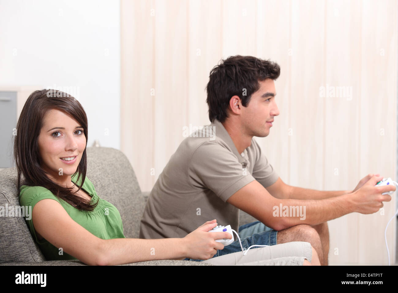 Women video gamers hi-res stock photography and images - Alamy