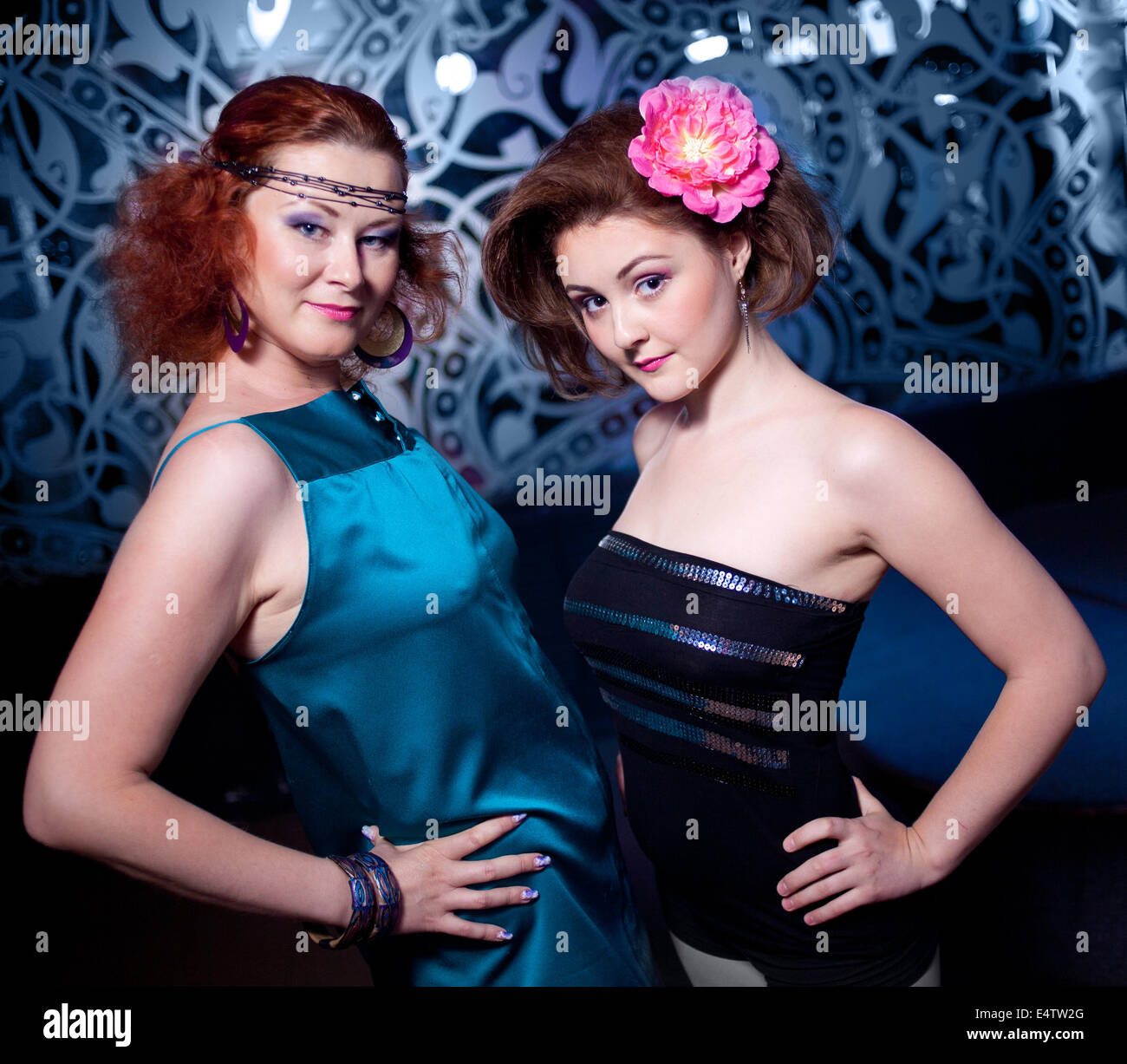 Two women dancing disco club hi-res stock photography and images - Alamy