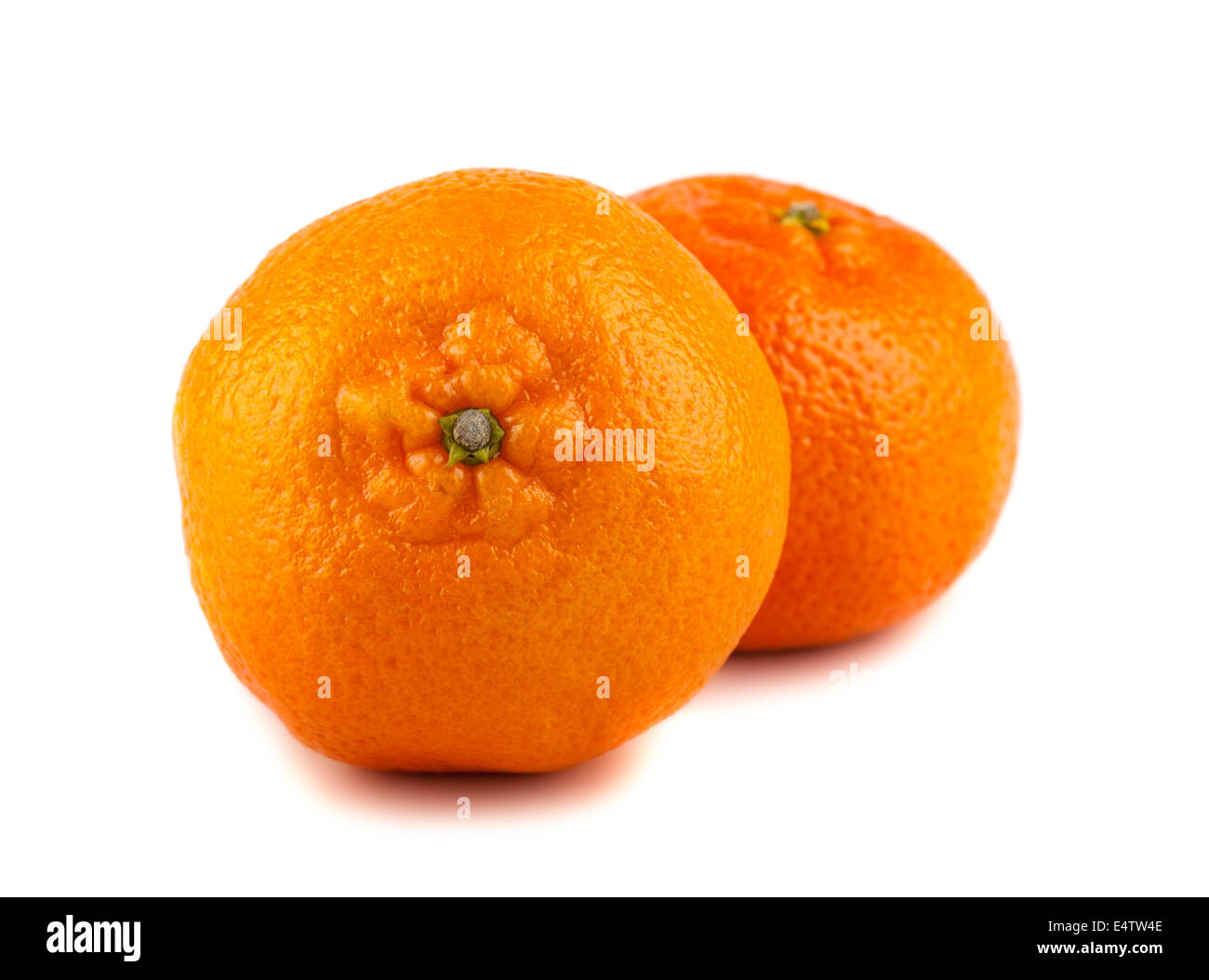 Two fresh ripe tangerines hi-res stock photography and images - Alamy