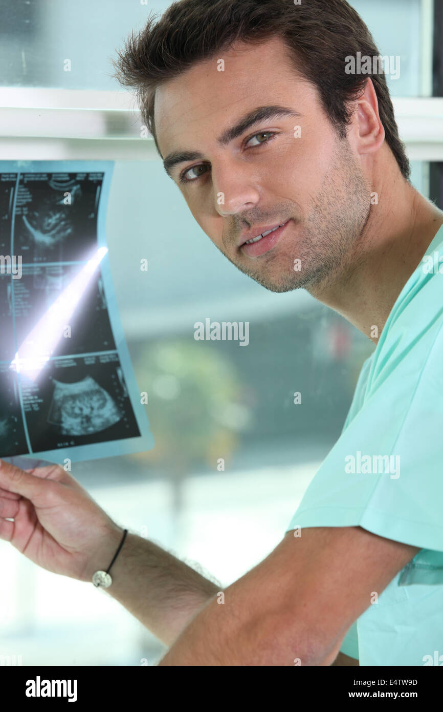 Radiographer hi-res stock photography and images - Alamy