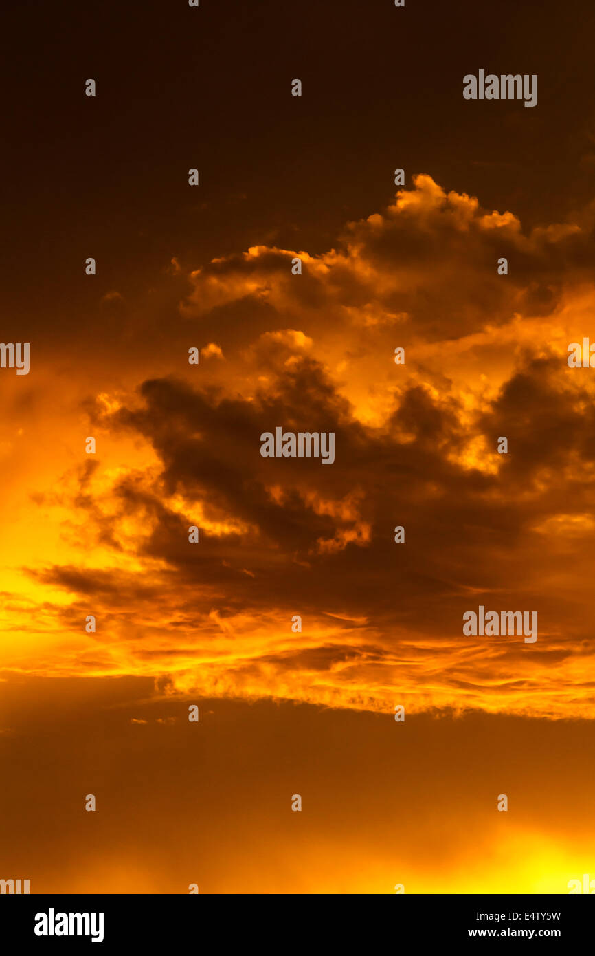 Exquisite golden cloud hi-res stock photography and images - Alamy