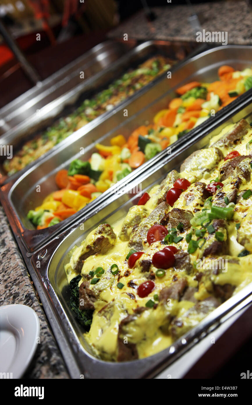 Buffet self service table hi-res stock photography and images - Alamy