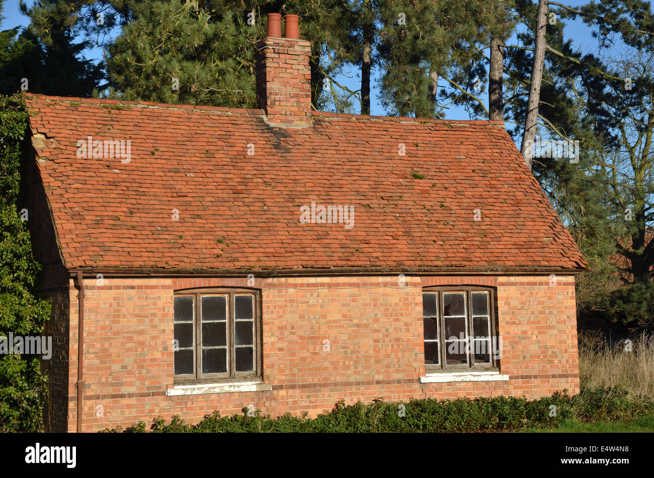 Red brick farm buildings hi-res stock photography and images - Alamy