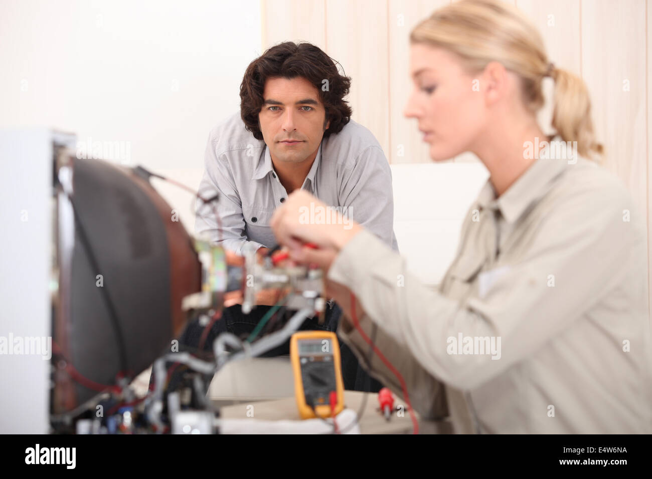 Repairs queue hi-res stock photography and images - Alamy