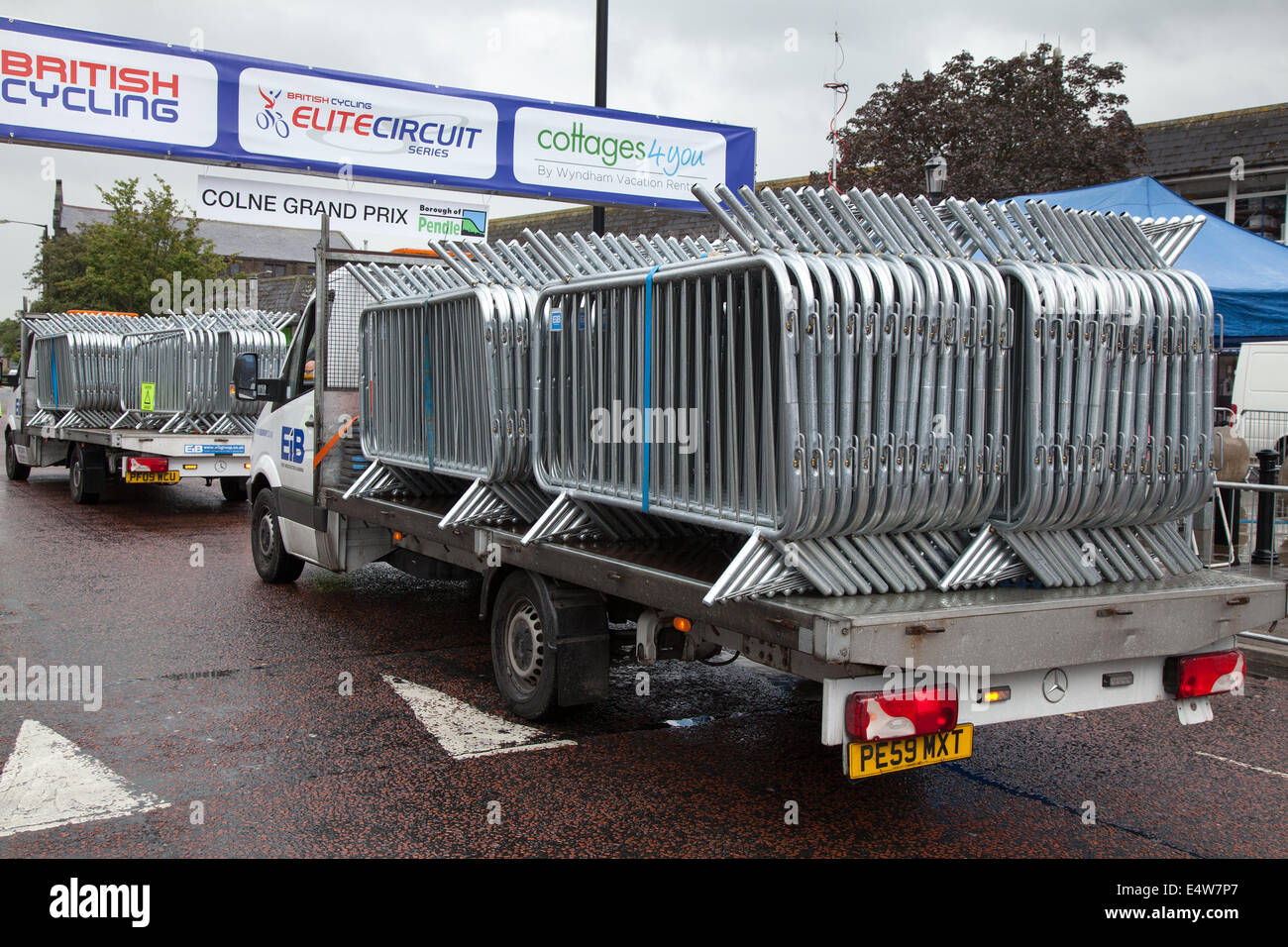 Steel heavy duty temporary barrier system hi-res stock photography and ...