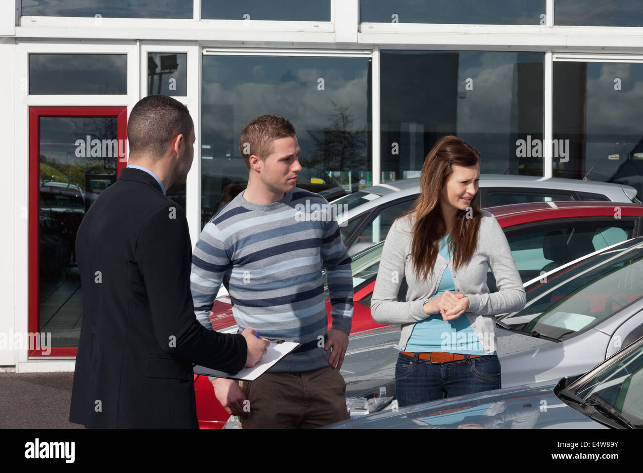 Man concluding a contract Stock Photo - Alamy