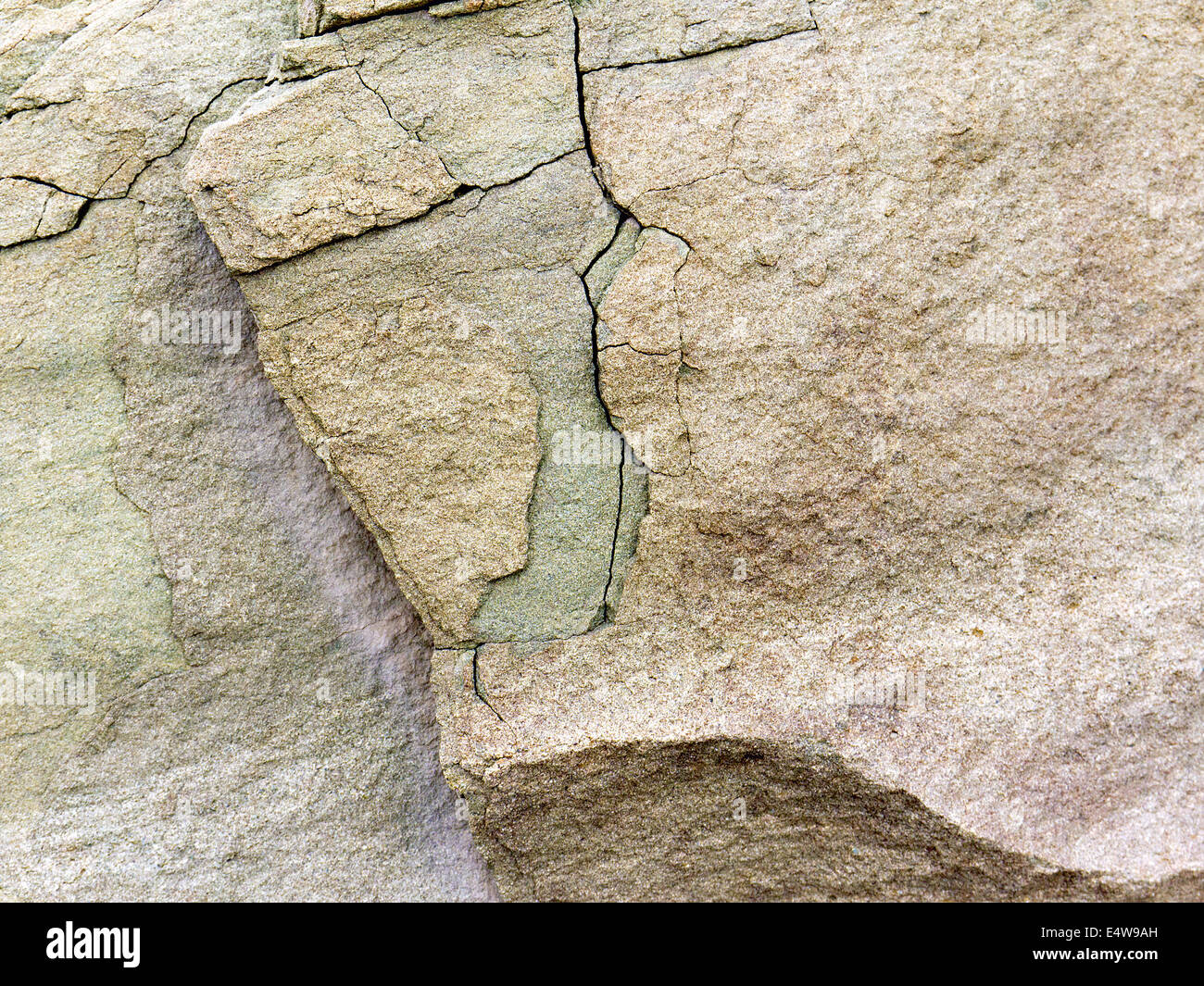 Cracks in rock hi-res stock photography and images - Alamy