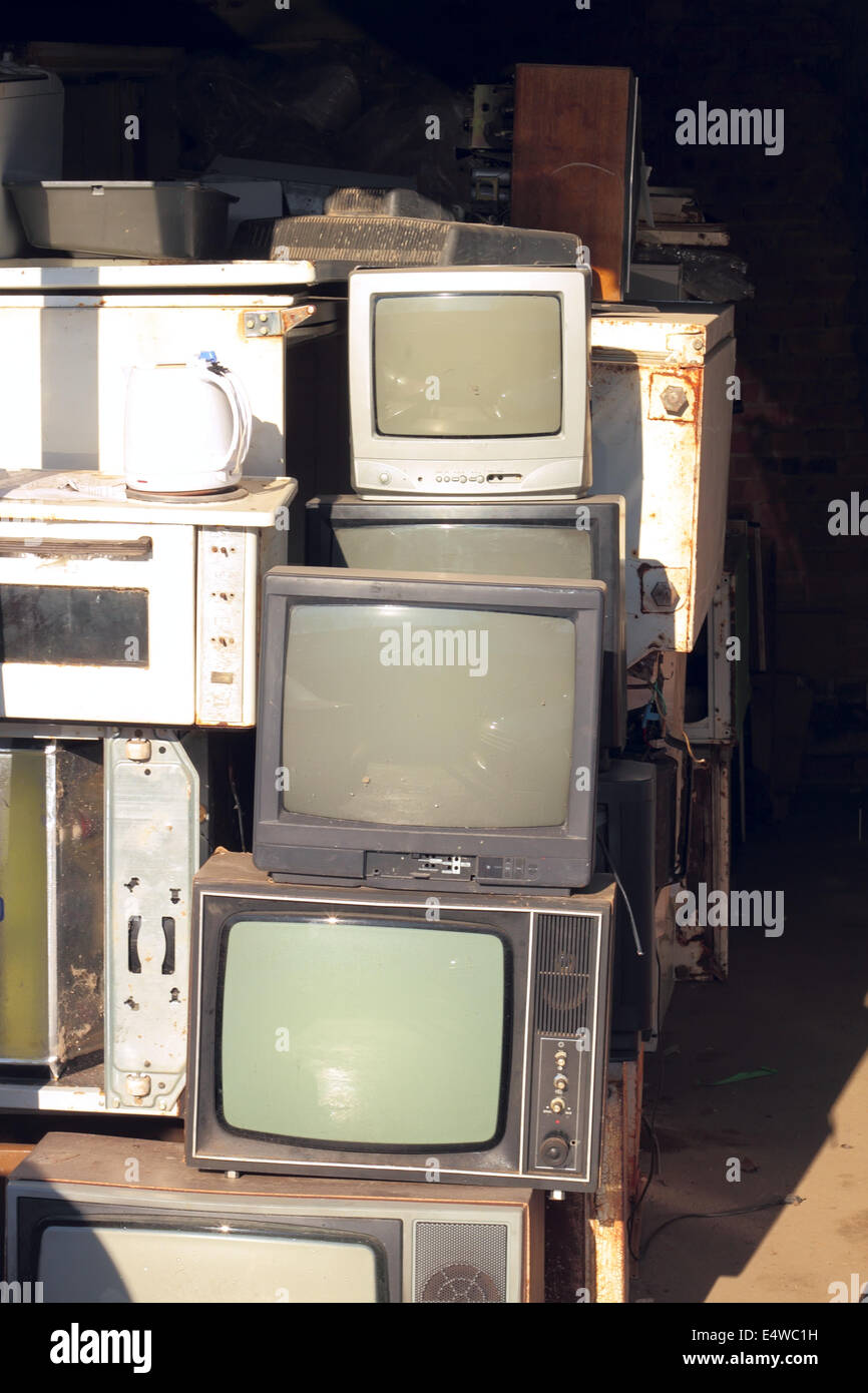 Dump the old broken appliances Stock Photo - Alamy