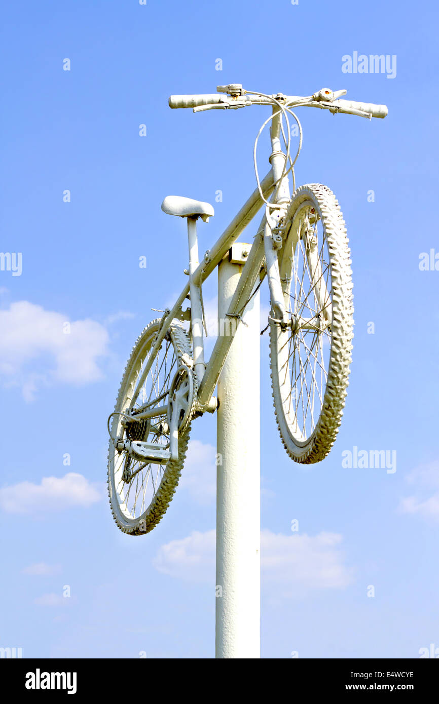 Memorial bike hi-res stock photography and images - Alamy