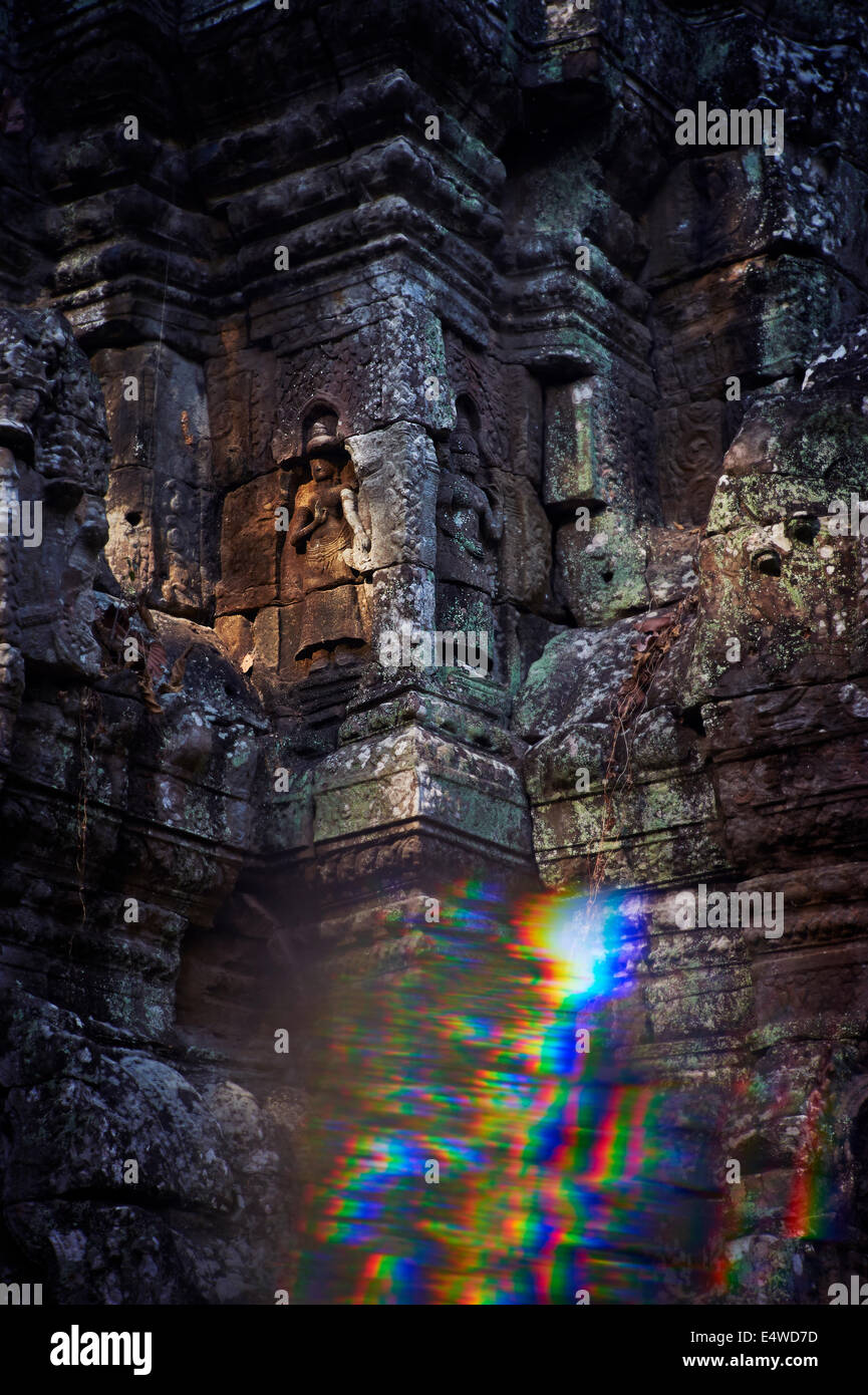 Apsara dancers bayon temple hi-res stock photography and images - Alamy