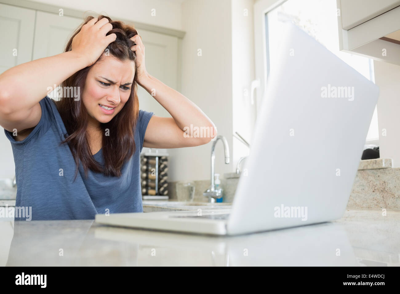 Woman angry computer typing hi-res stock photography and images - Alamy