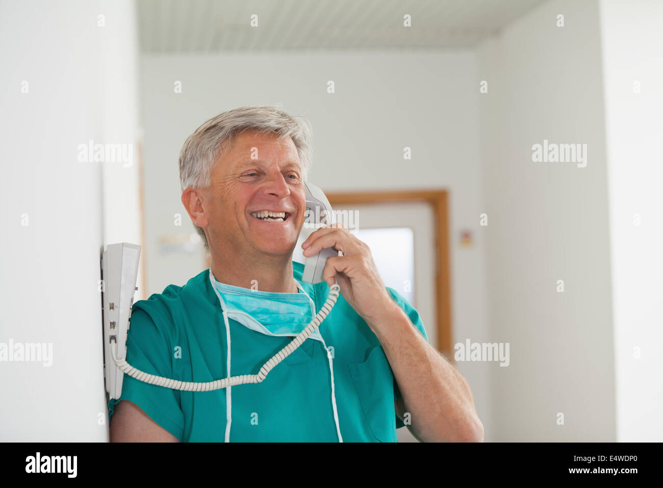Surgeon laughing hi-res stock photography and images - Alamy