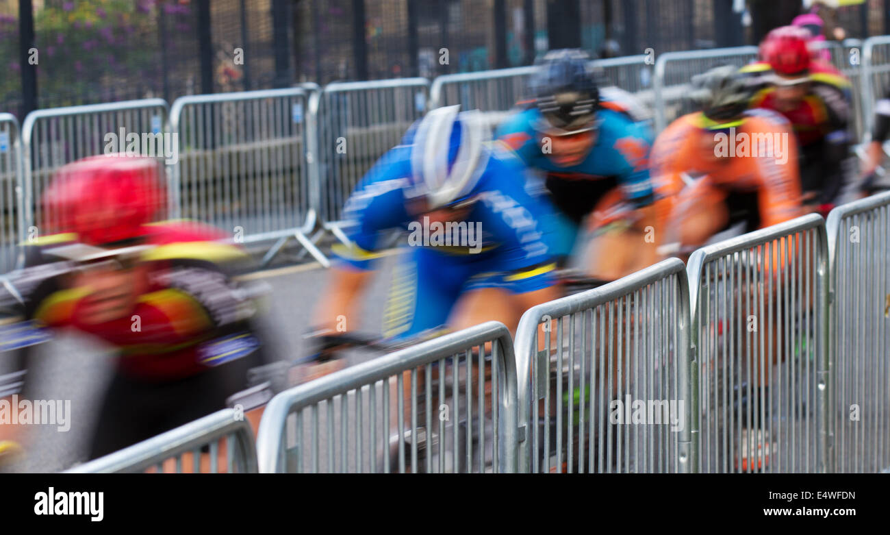 Speeding round a race circuit hi-res stock photography and images - Alamy