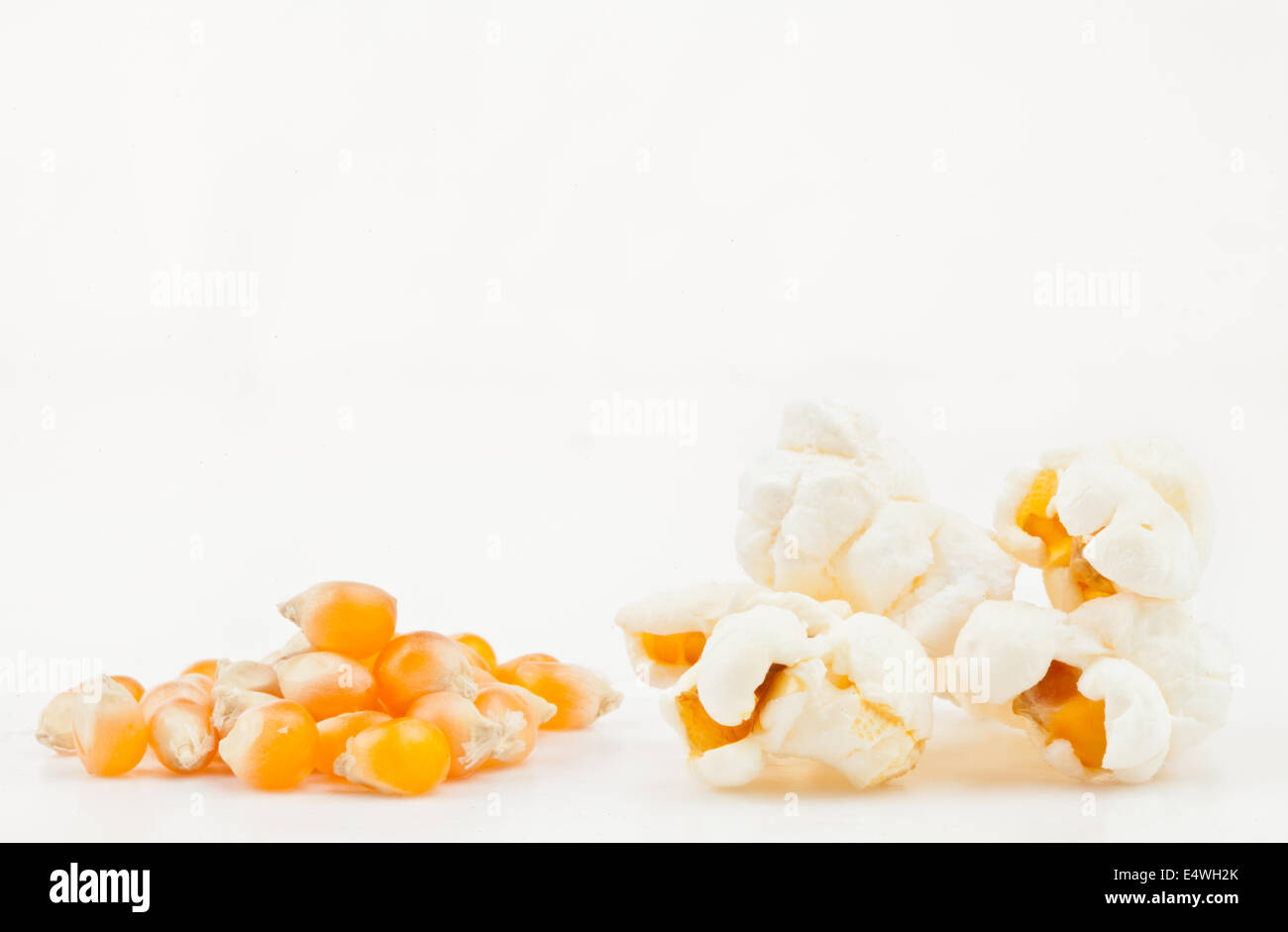 Many corns and popcorn Stock Photo - Alamy