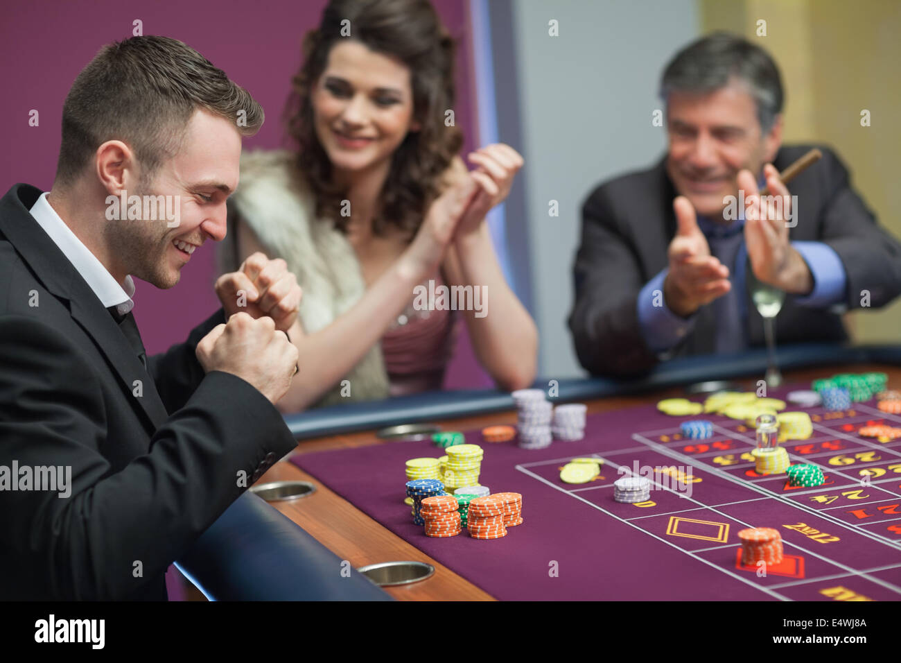 Man with cigar and cocktail hi-res stock photography and images - Alamy