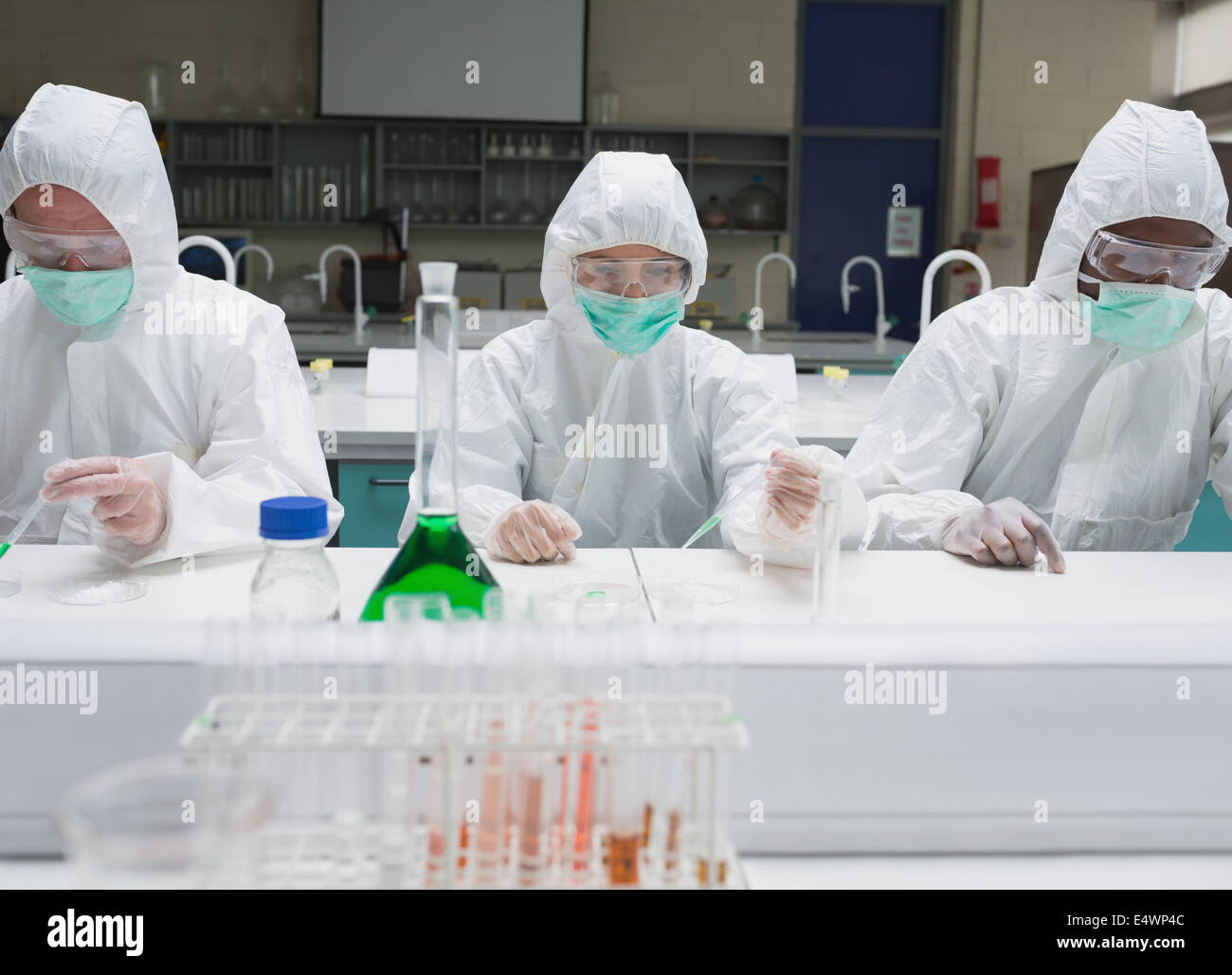 Chemists working in laboratory hi-res stock photography and images - Alamy