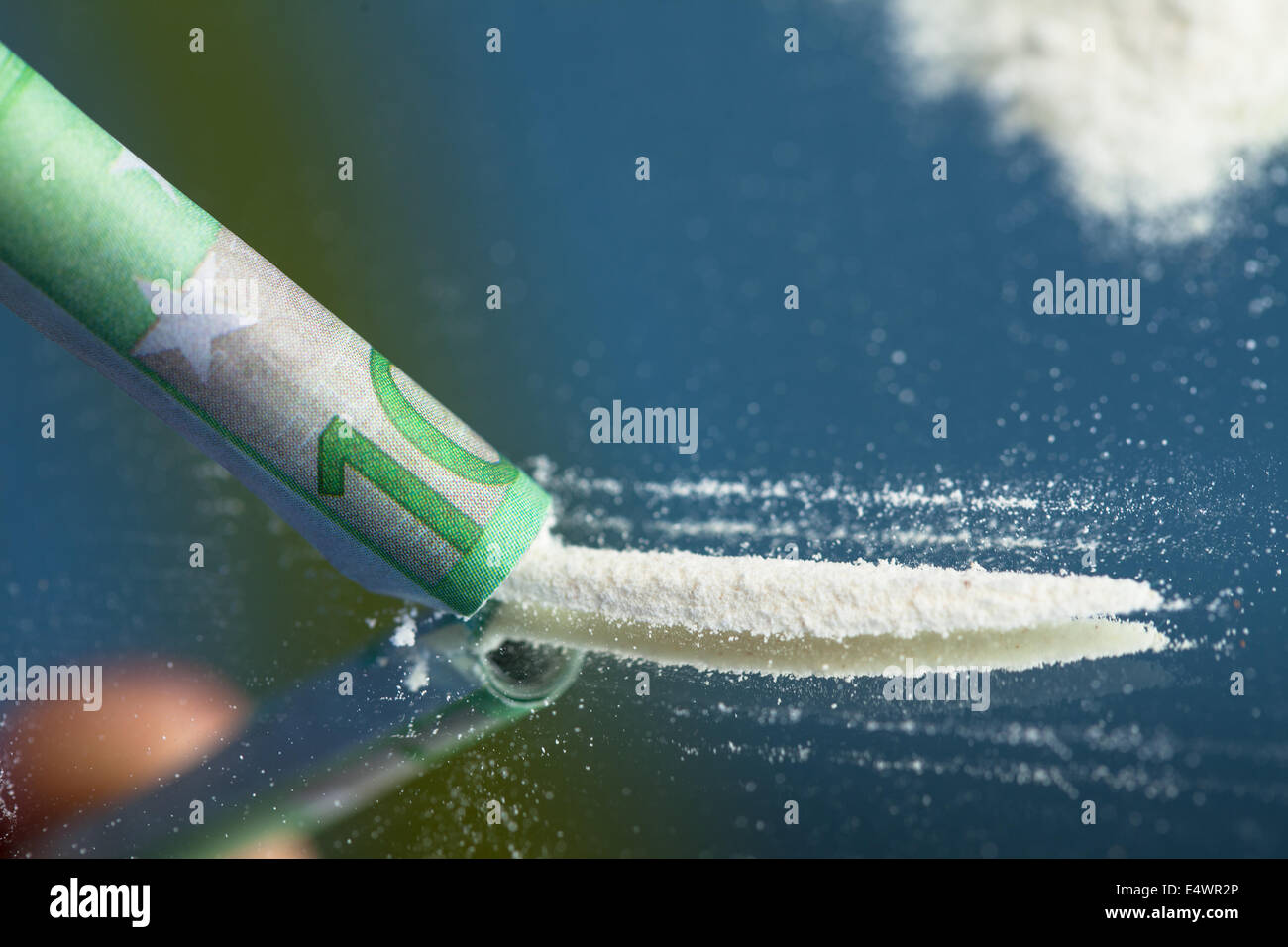Person snorting cocaine hi-res stock photography and images - Alamy