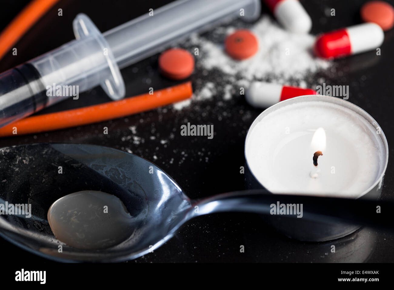 Drug paraphernalia hi-res stock photography and images - Alamy