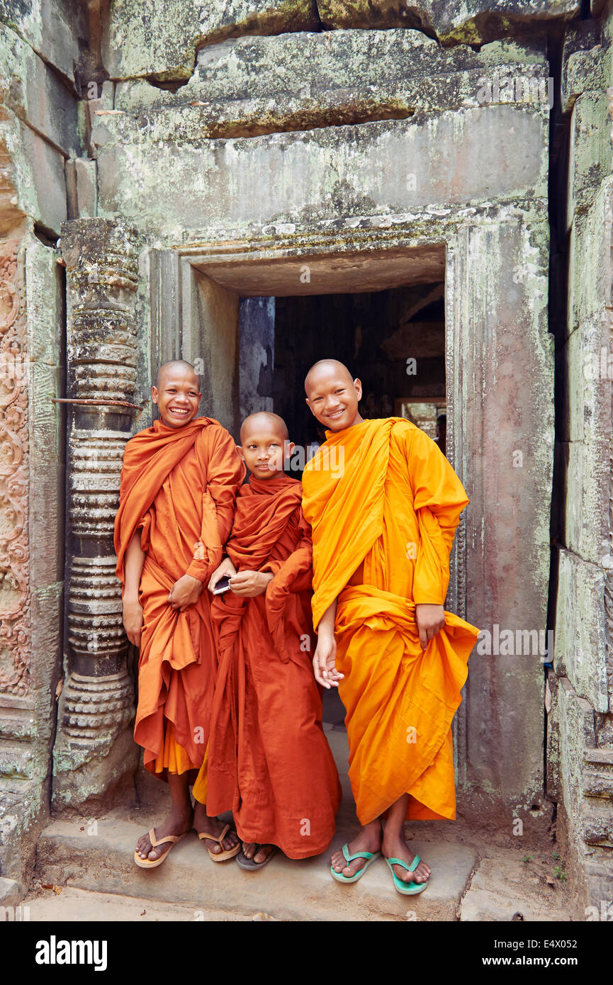 Buddhist monk sitting side view hi-res stock photography and images - Alamy