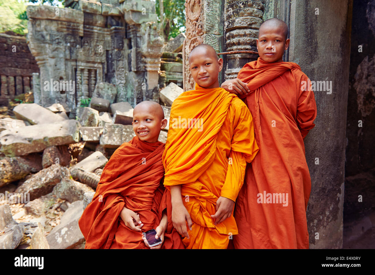 Buddhist monk sitting side view hi-res stock photography and images - Alamy