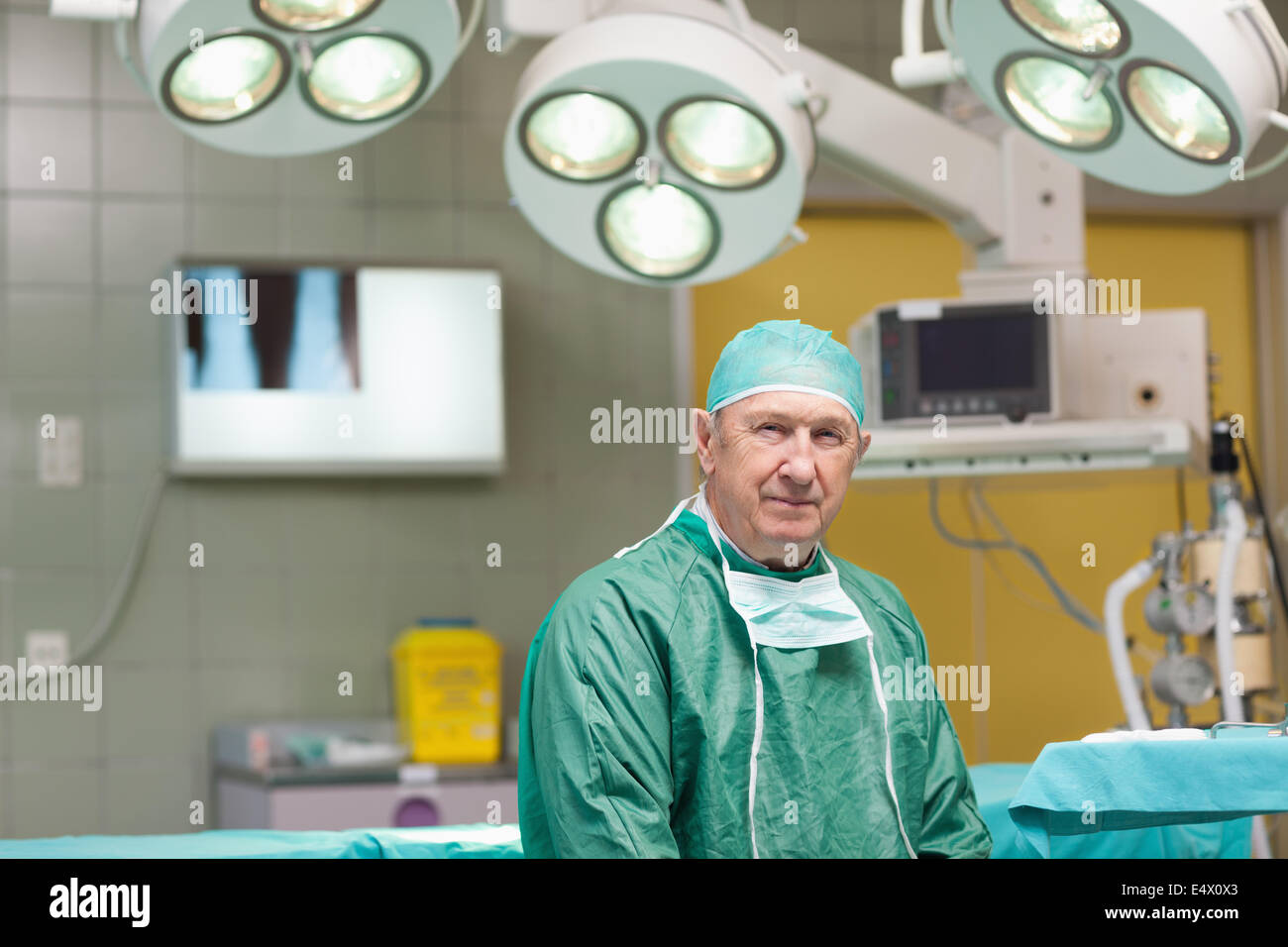 Sedate hi-res stock photography and images - Alamy