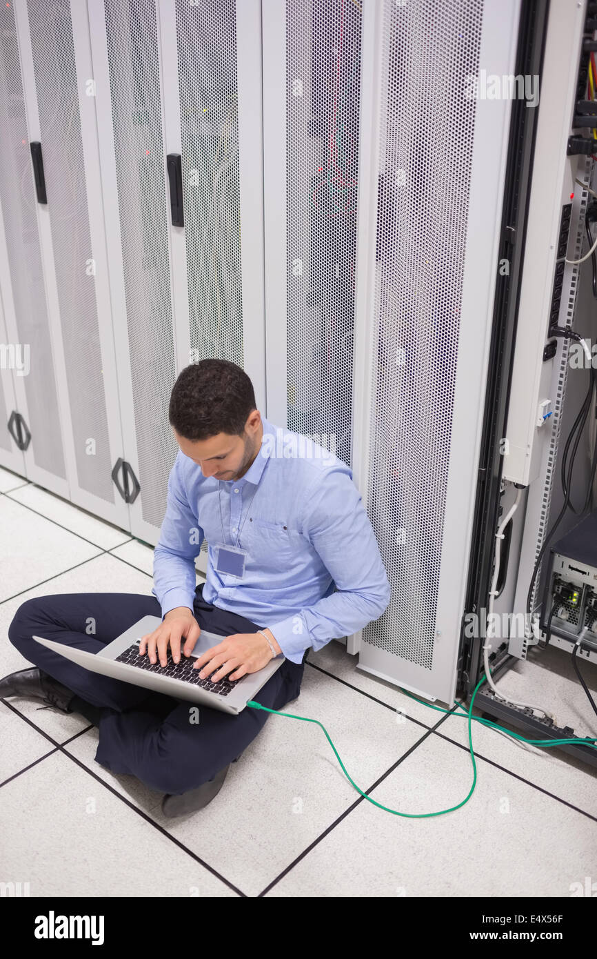 Connecting laptop hi-res stock photography and images - Alamy