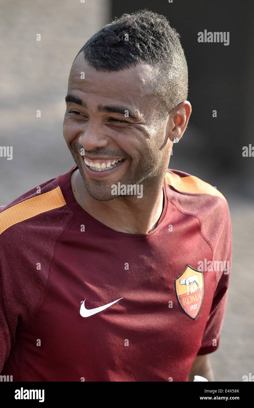 Ashley Cole As Roma High Resolution Stock Photography and Images - Alamy