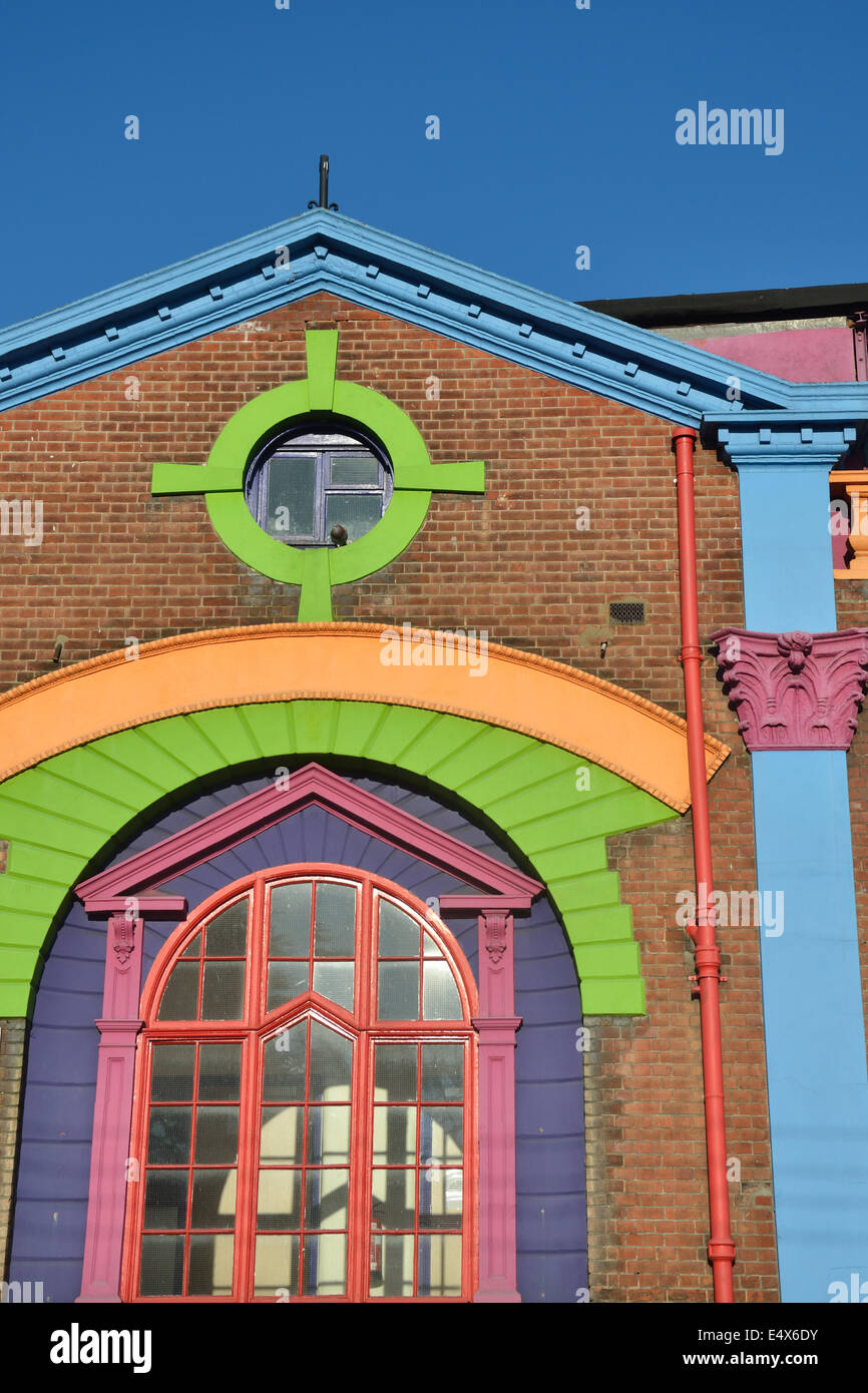Painted brick building hi-res stock photography and images - Alamy