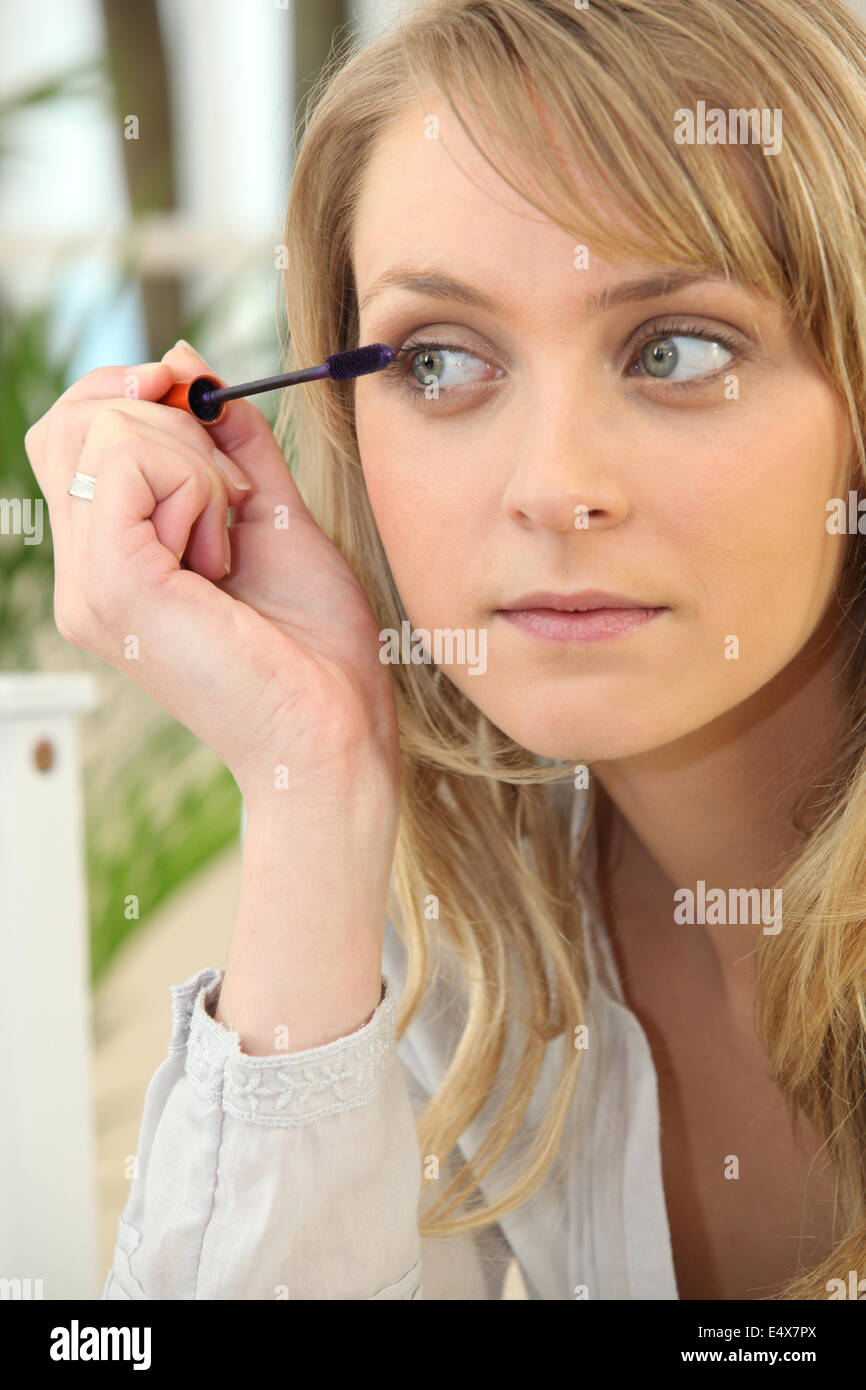 Meticulous makeup hi-res stock photography and images - Alamy