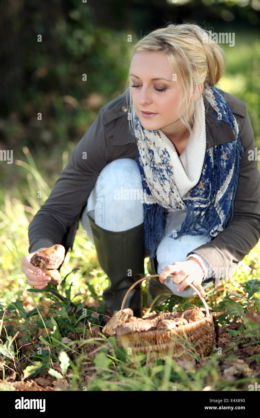 Full gathering hi-res stock photography and images - Alamy