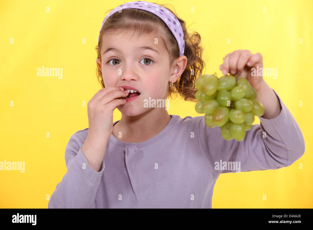 12 grapes hi-res stock photography and images - Alamy