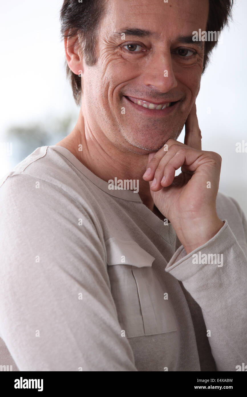 Dark brown hair brown eyes man hi-res stock photography and images - Alamy