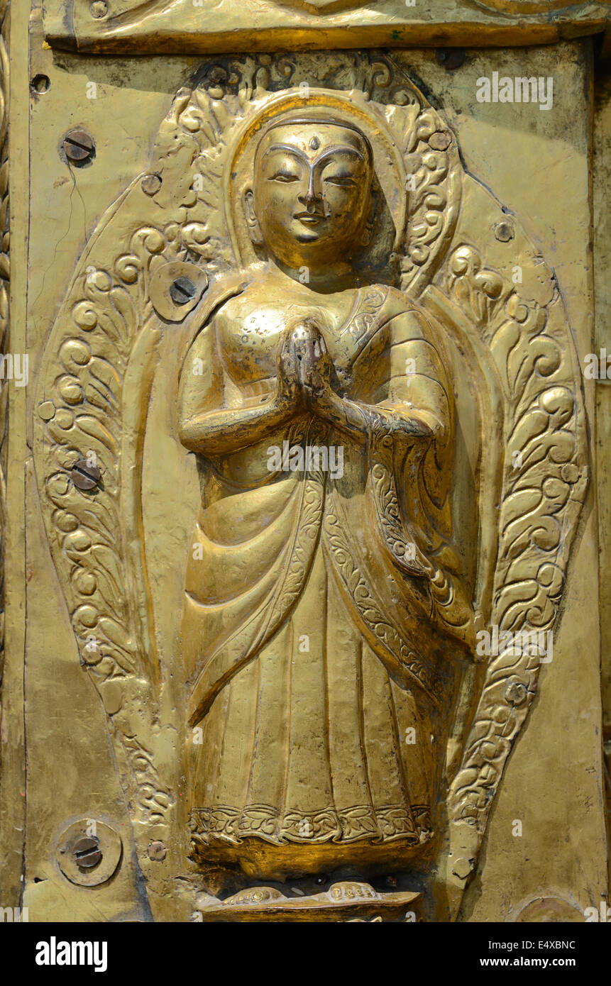 Lord golden statue hi-res stock photography and images - Alamy