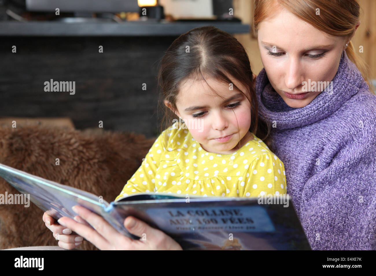 Reading together hi-res stock photography and images - Alamy