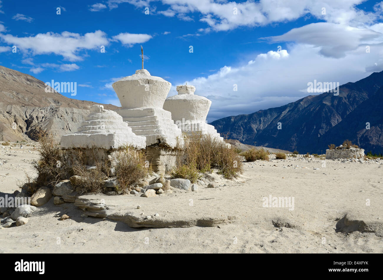 Chorten buddhist symbol landscape hi-res stock photography and images ...