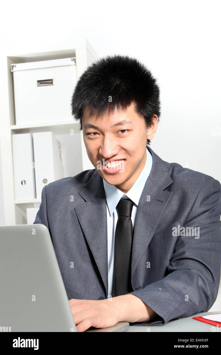 Employee on computer hi-res stock photography and images - Alamy