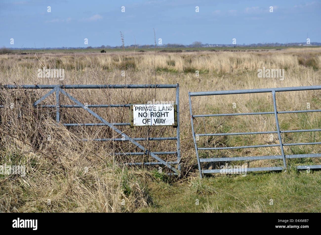 Private sign farm farmland hi-res stock photography and images - Alamy