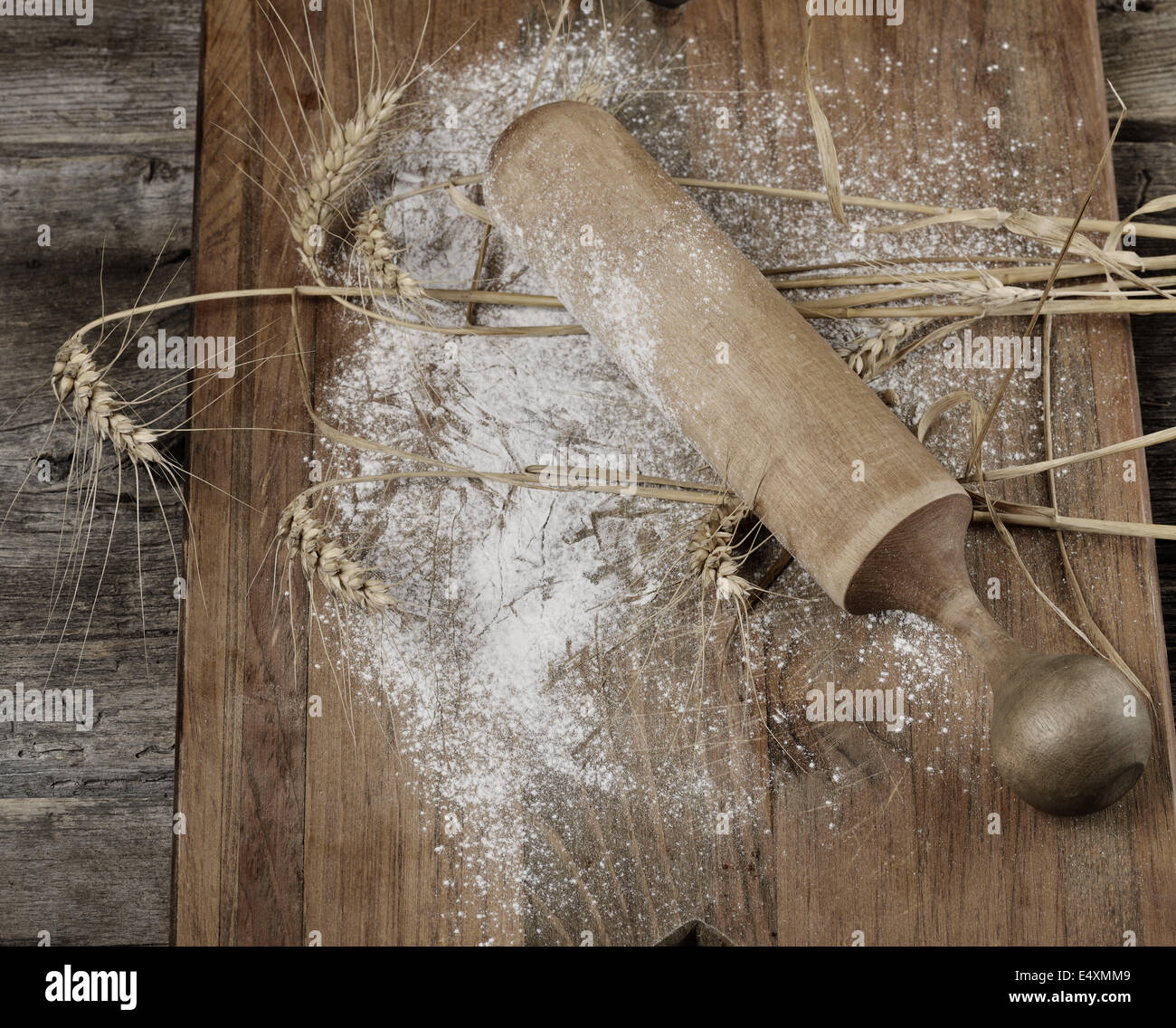 Rolling pin flour hi-res stock photography and images - Alamy