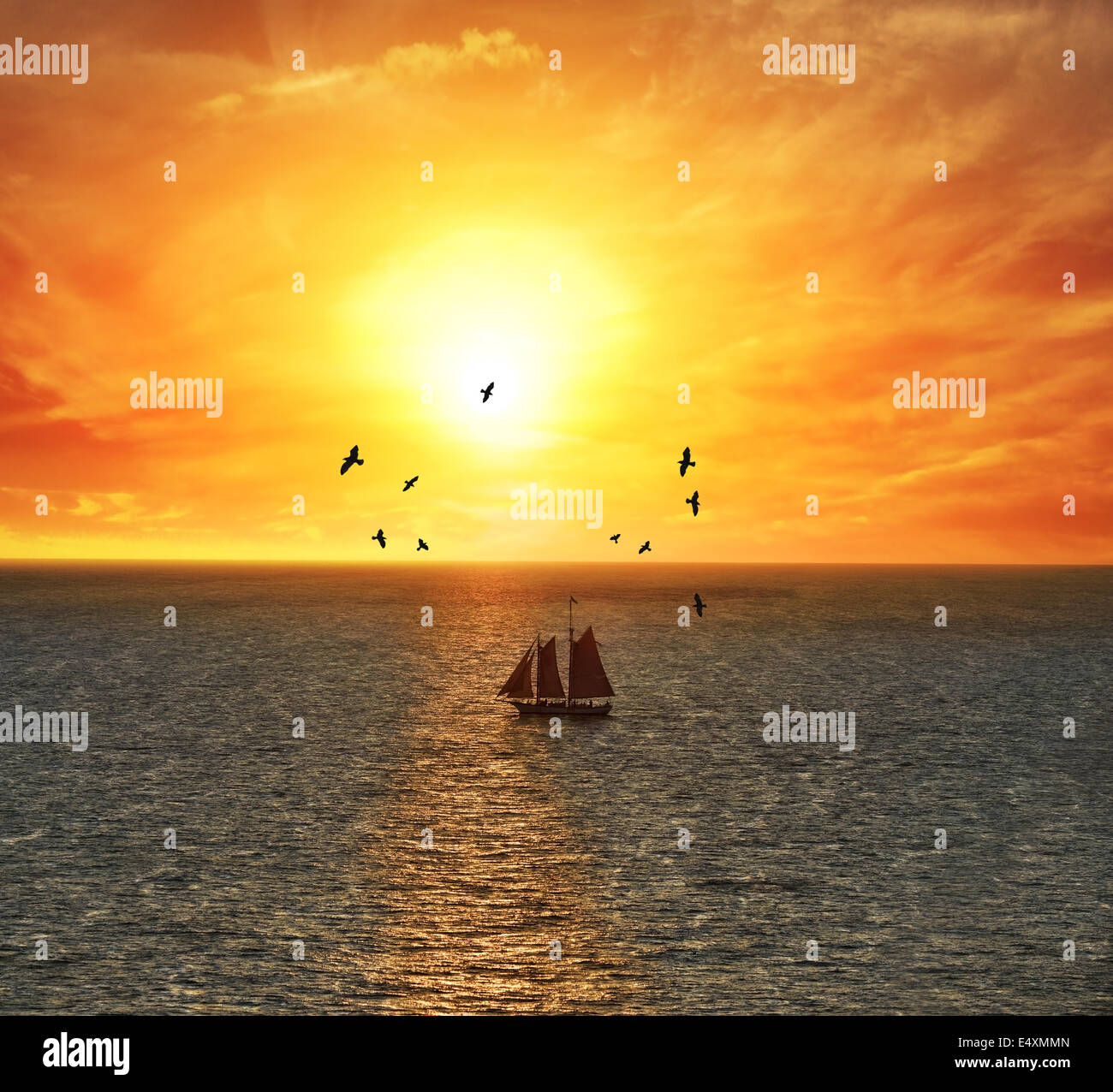 Boat sailing sunset hi-res stock photography and images - Alamy