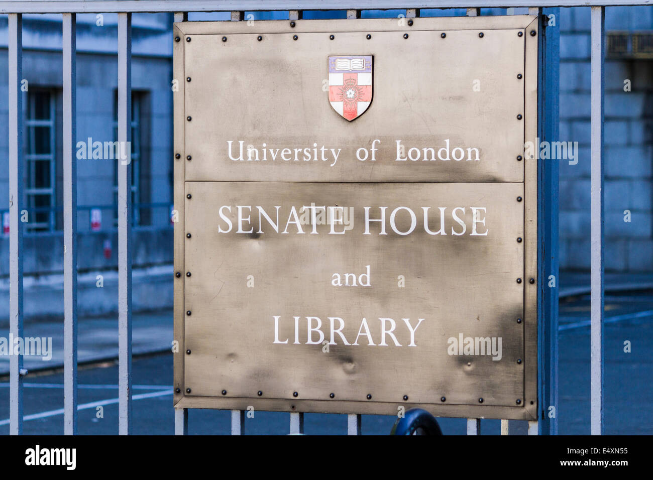 University of London Senate house & Library sign Stock Photo - Alamy