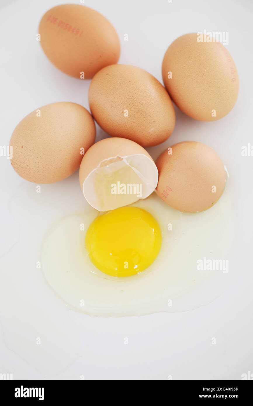 Cracked egg eggs in hi-res stock photography and images - Alamy
