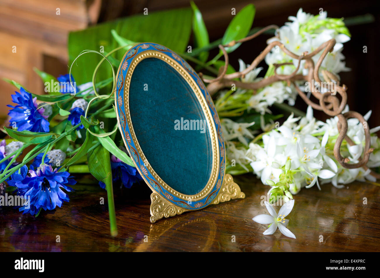 Still life with antique ornate frame Stock Photo - Alamy Still life with antique ornate frame Stock Photo - Alamy