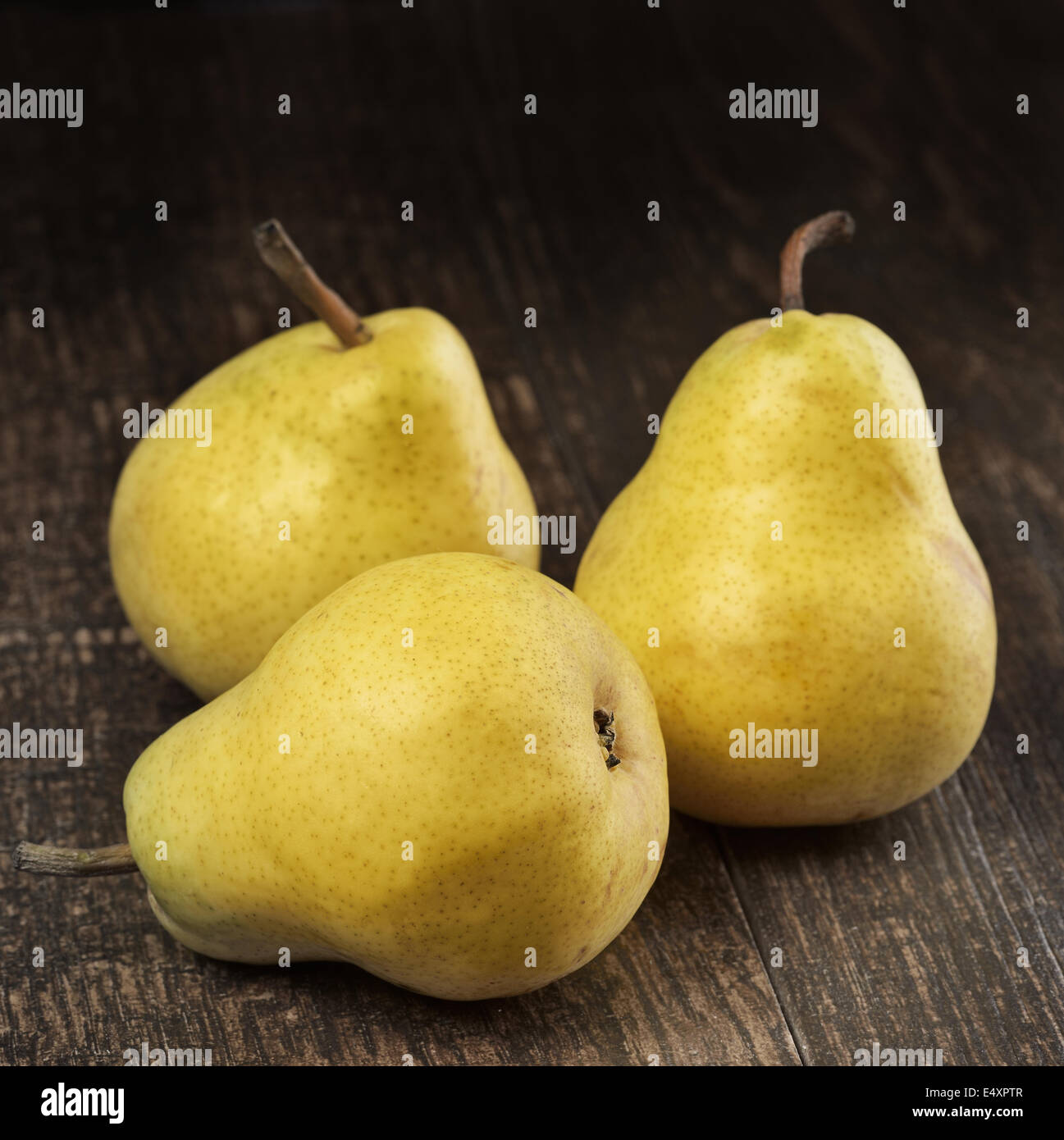 Pears yellow hi-res stock photography and images - Alamy