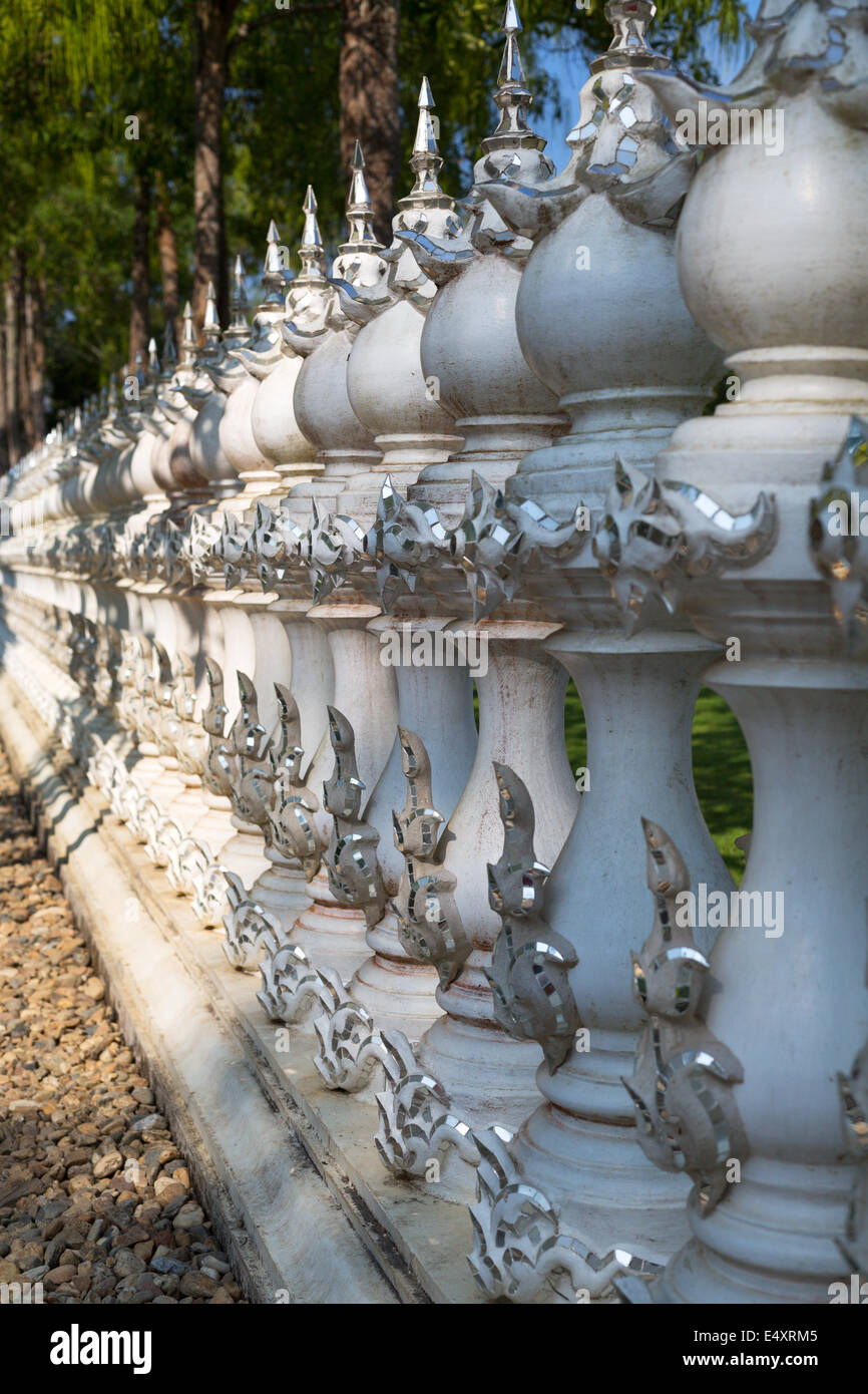 Chinese style window frame hi-res stock photography and images - Alamy